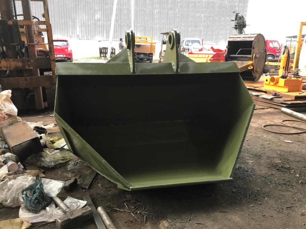 Excavator Trapezoidal Bucket @ Puchong - ONE MACHINE ENGINEERING SDN BHD