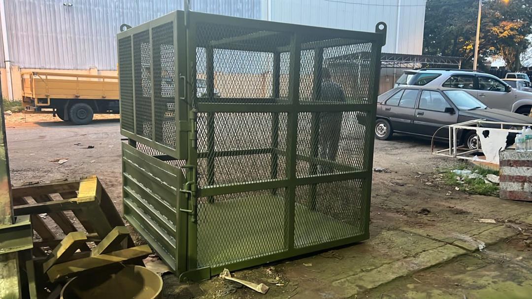 Custom made Lifting Cage @ Puchong - ONE MACHINE ENGINEERING SDN BHD