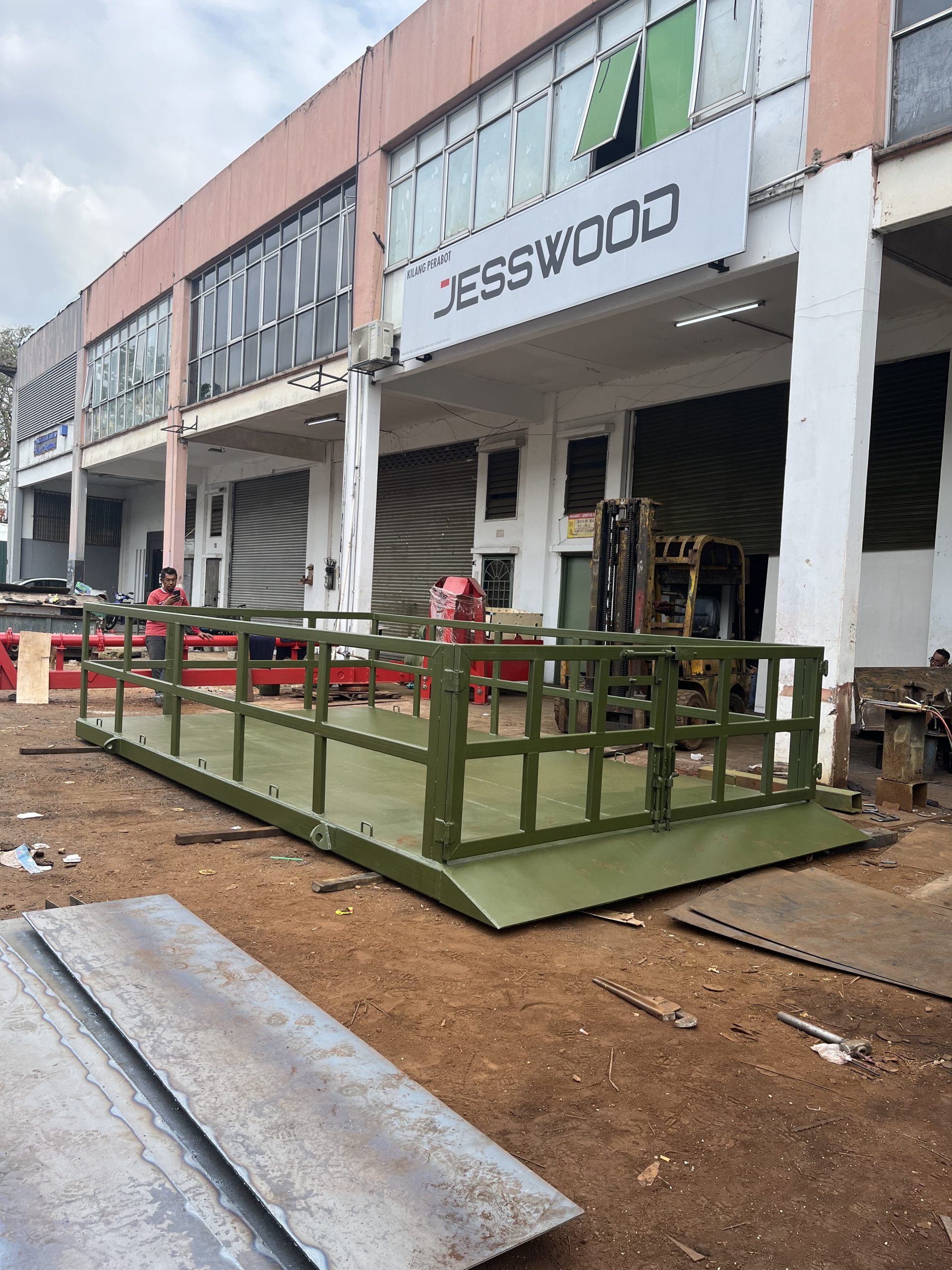 Crane Loading Platform @ Puchong - ONE MACHINE ENGINEERING SDN BHD